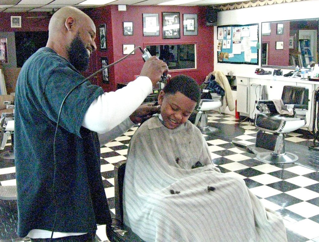 Choosing the Right Hairstyle: A Barber’s Perspective – Typical Gents Salon